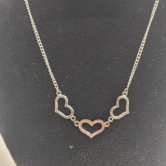 Unbranded | Jewelry | Three Heart Silver Tone Necklace 6 Pink Glitter ...